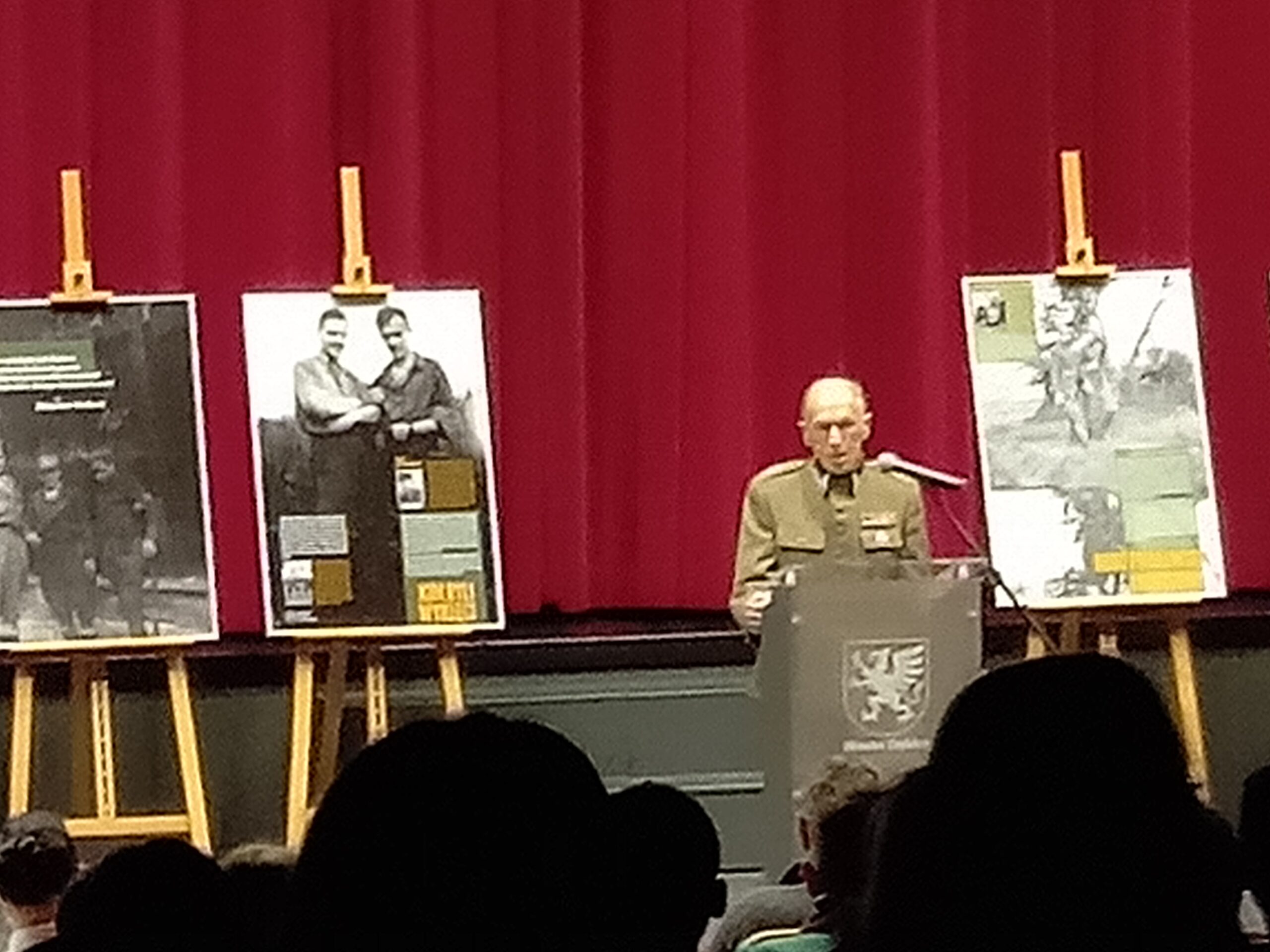 Konferencja "Ostatni żołnierze Polski podziemnej" - Szkoła Podstawowa ...